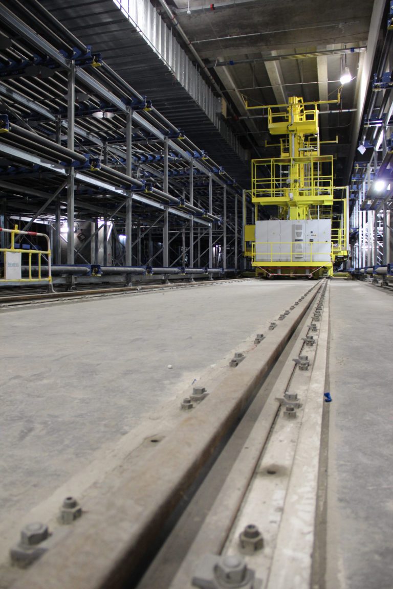 Sole plates for rail constructions