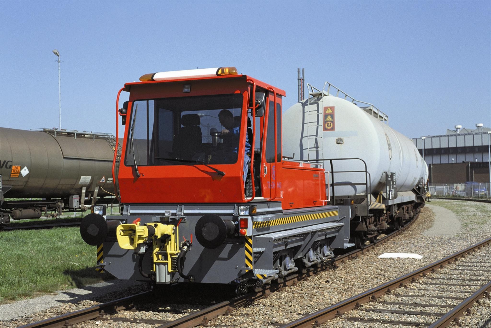 Road-Rail vehicle | Bemo Rail expert in Shunting Technology